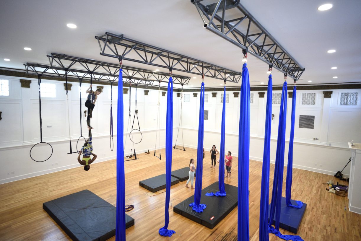 Challenge Aerial – Offering trapeze classes, silks classes and lyra ...